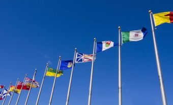 Drapeaux nationaux/provinciaux et territoriaux